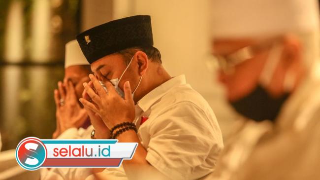 Didoakan 9 Kiai NU Jadi Penerus Risma, Eri Cahyadi Tak Kuasa Membendung Air Mata